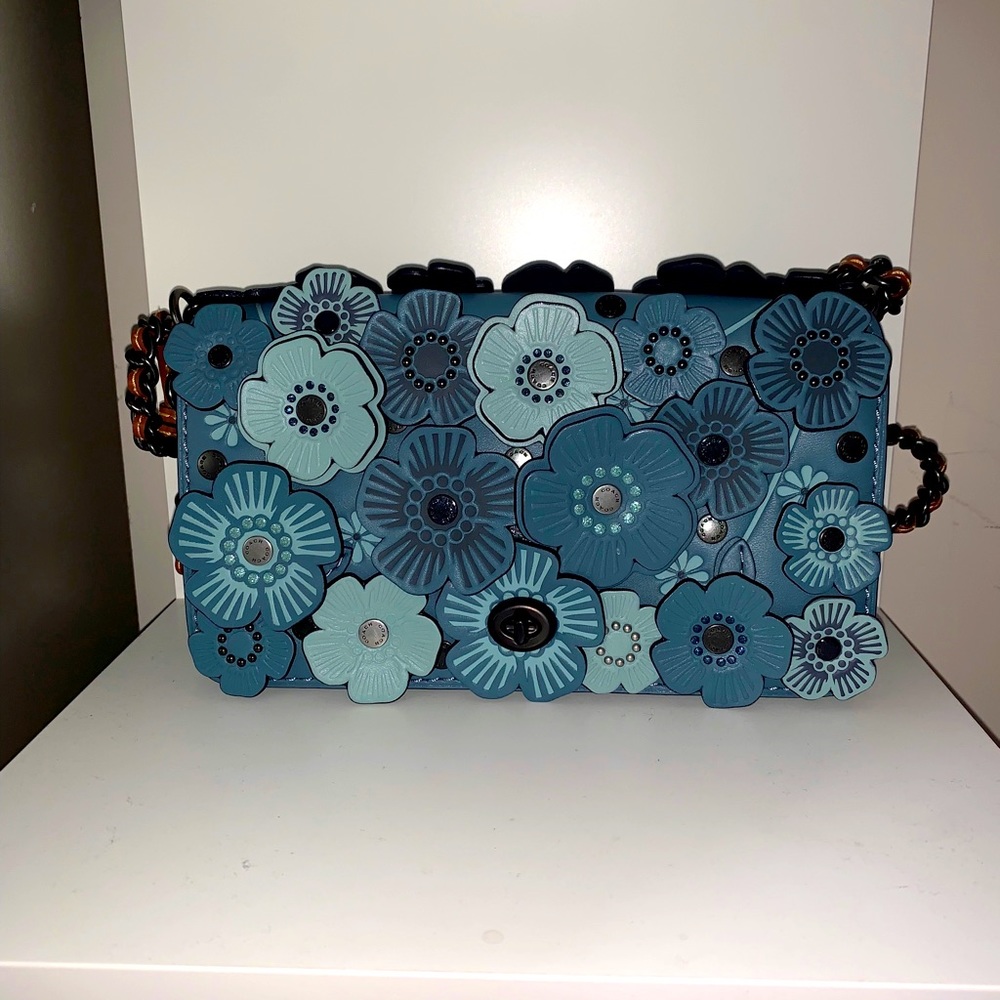 Coach Crystal Small Size . Blue Color - Gem